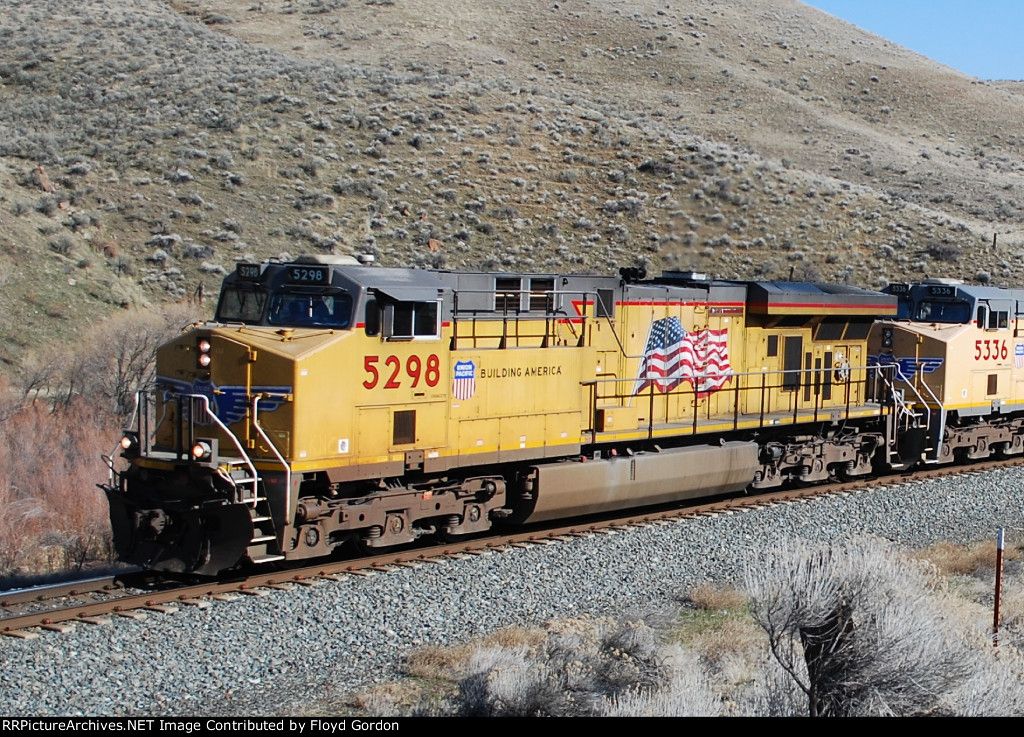 UP 5298 on west bound